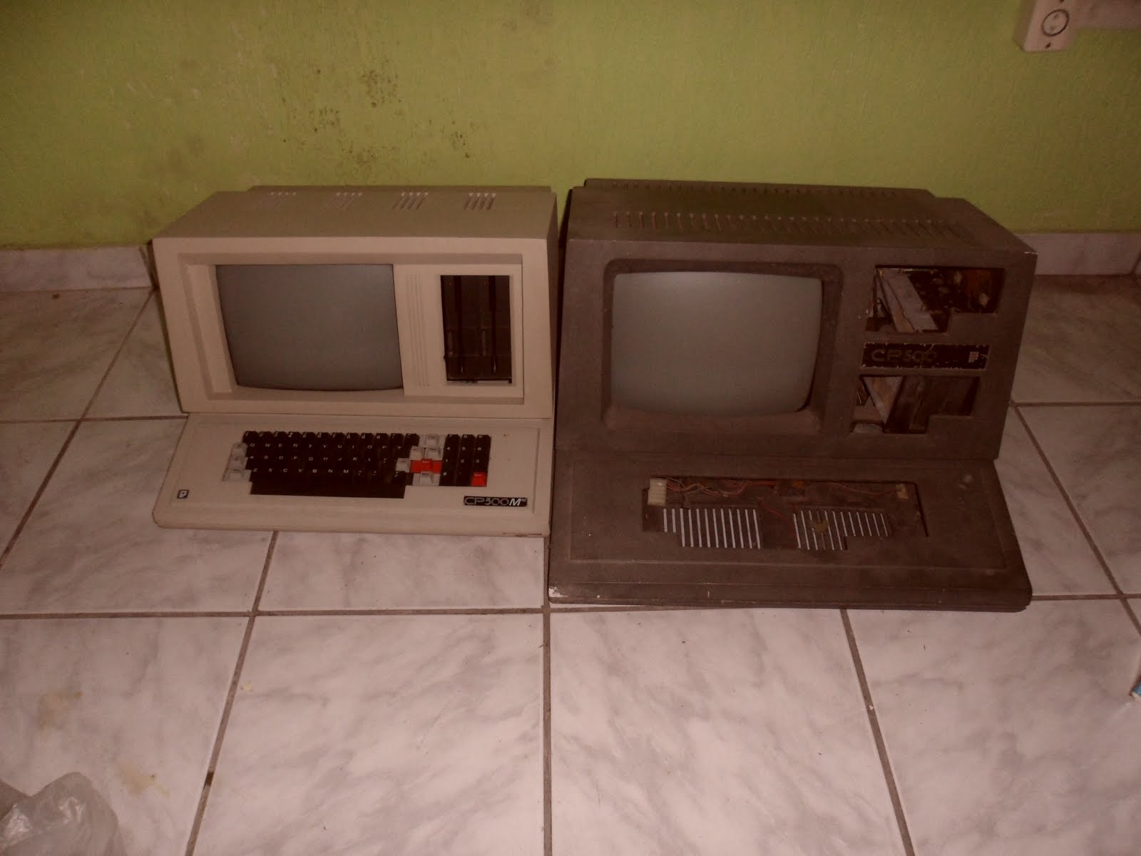 V8BITs: Algumas fotos interessantes: Sistema 700 CP500, TK90X, Cobra 305.