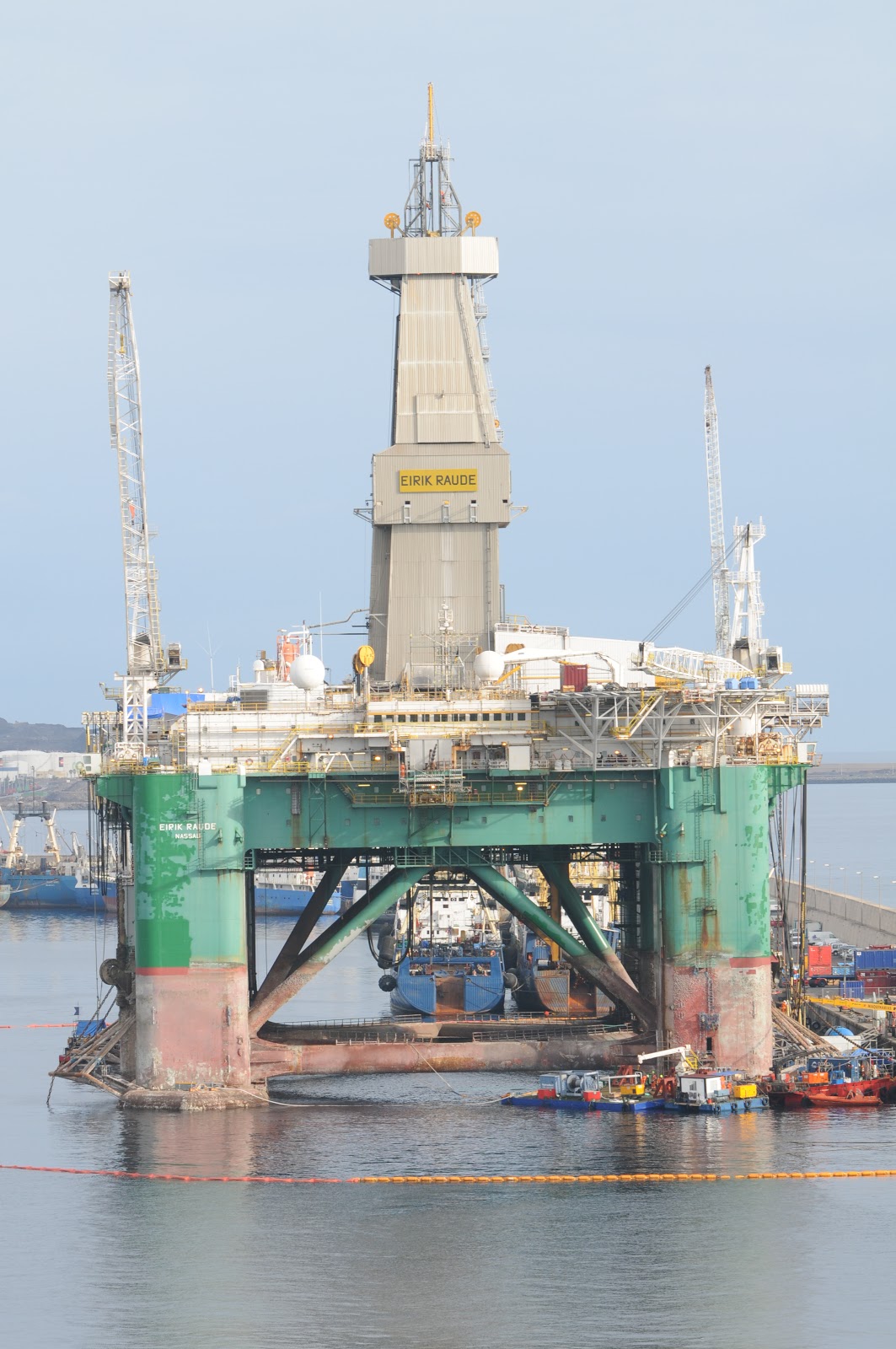 SHIPS & THE SEA - BLOGUE dos NAVIOS e do MAR: Plataforma EIRIK RAUDE