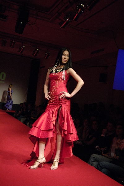 Welcome to my Fashion and Lifestyle blog!: Торгын дээр үеийн загваруудаас