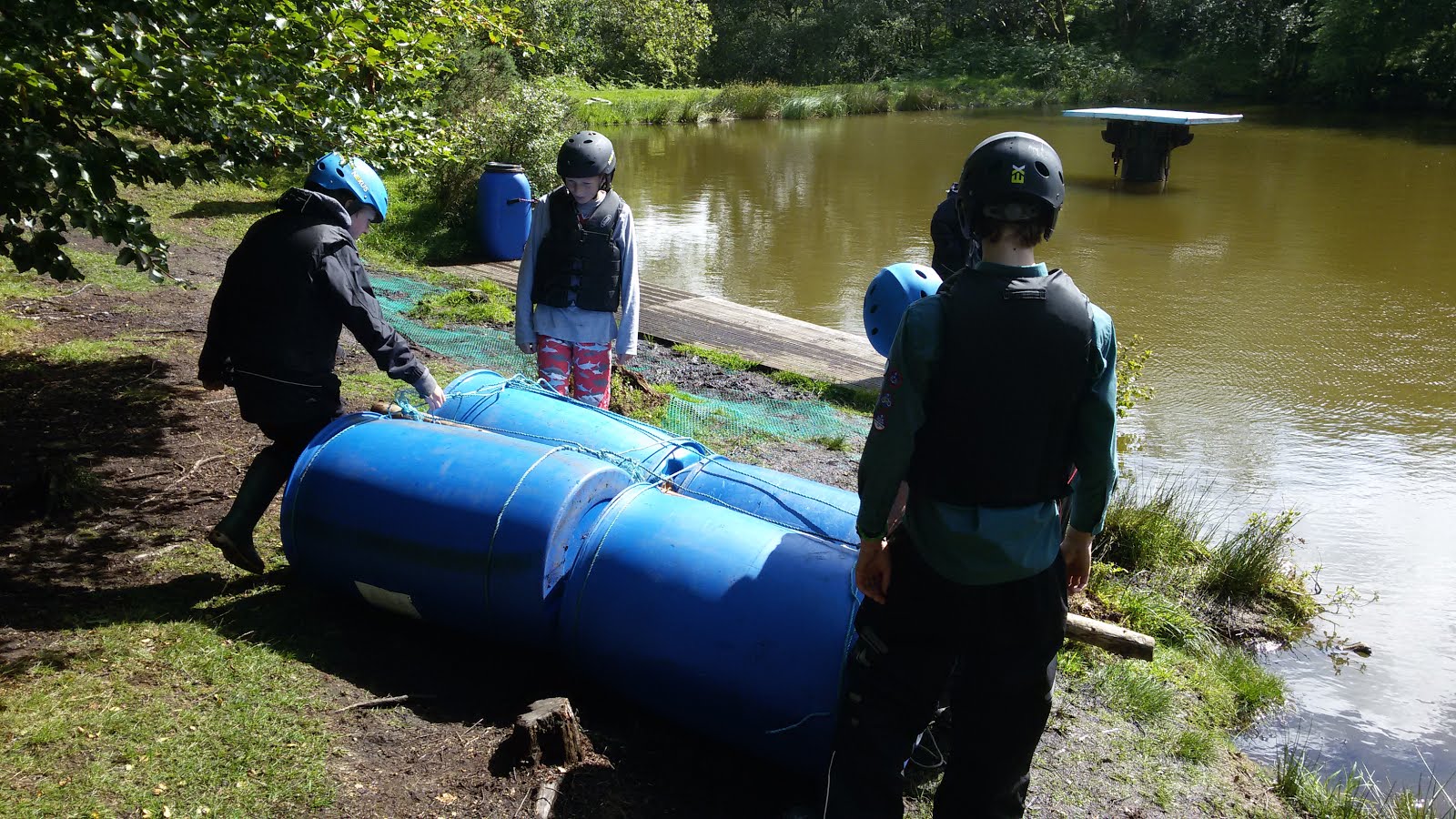 Balfron Scouts: Scout camp: raft building...