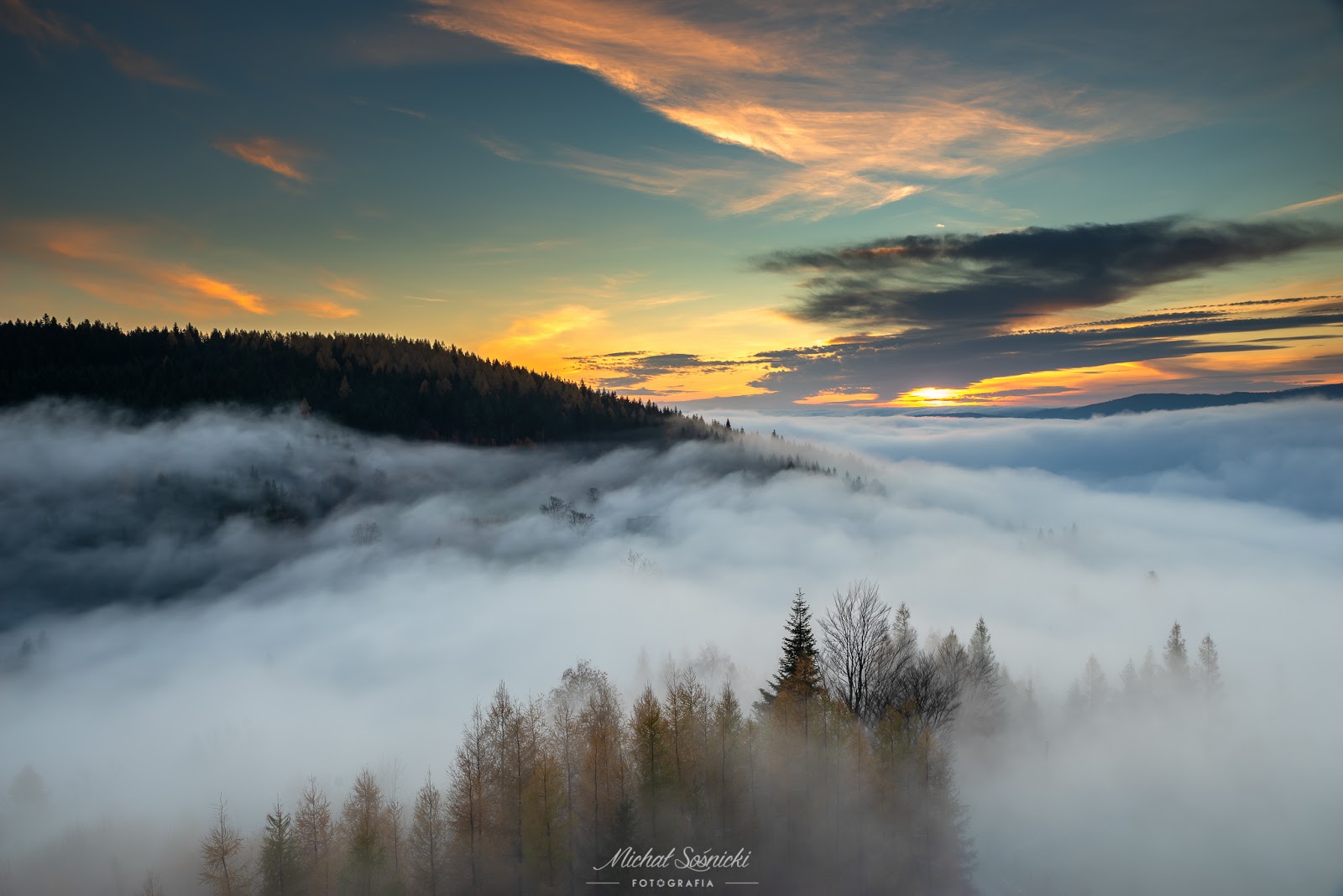 Wieża widokowa pod Beskidzkim Rajem w Stryszawie.
