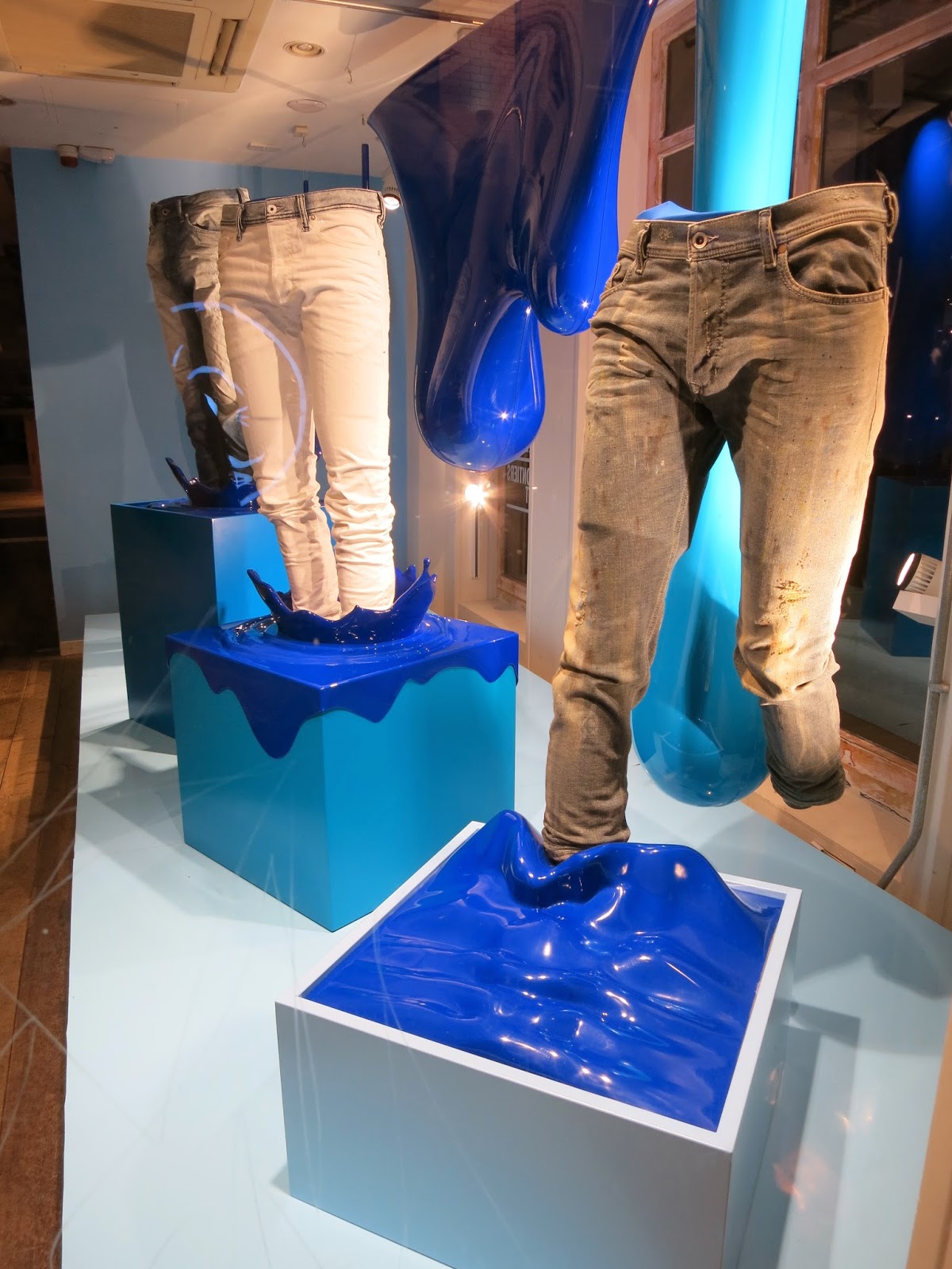 RetailStoreWindows.com: Diesel, London