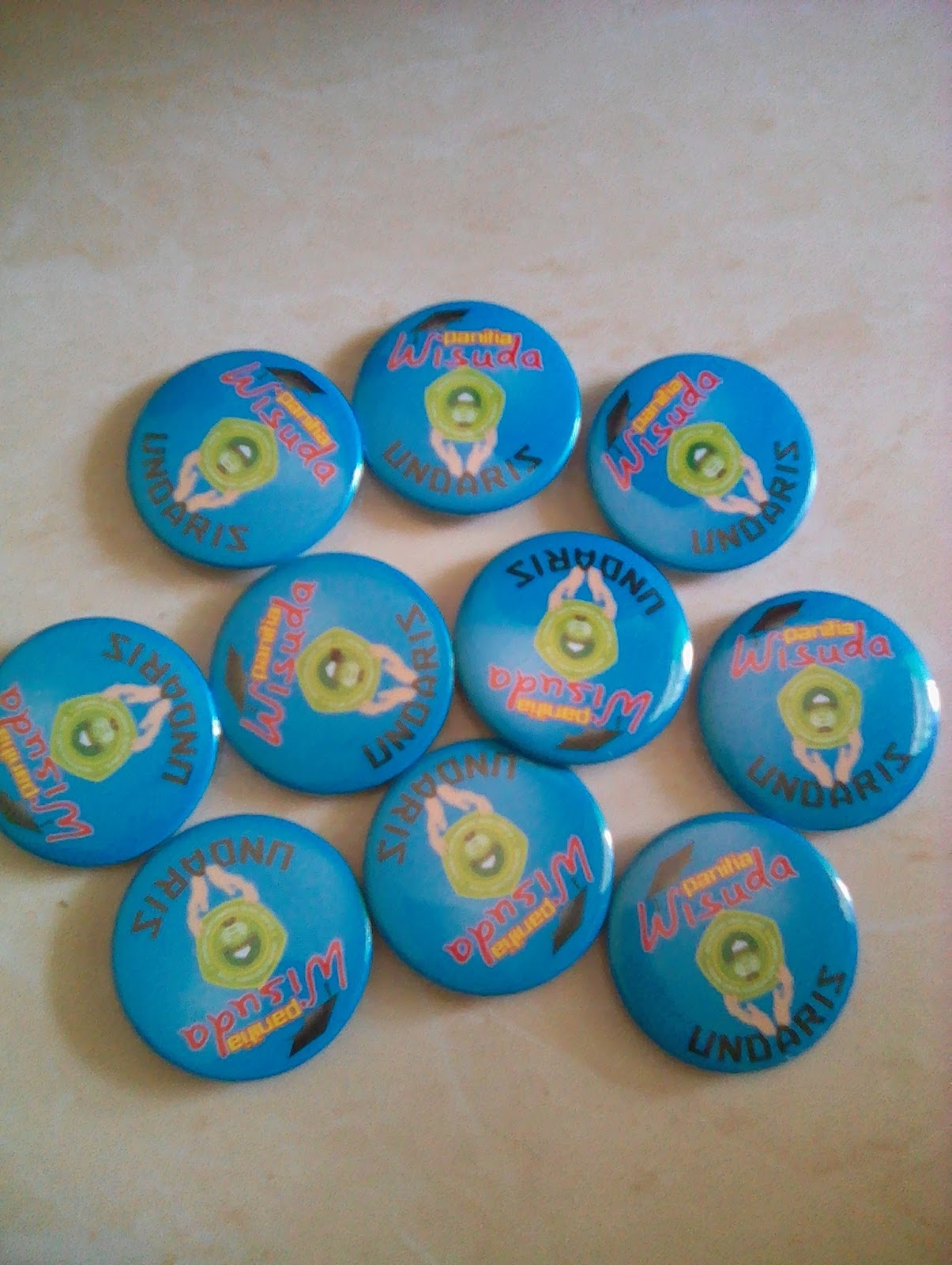 Pin Panitia Wisuda Undaris - Raja Print