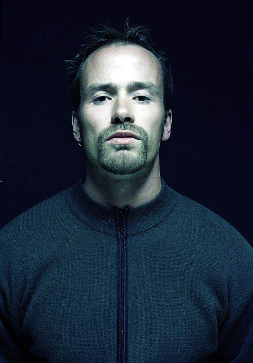 Bard G. "Faust" Eithun, batería de Emperor, asesina a un hombre por ser ...