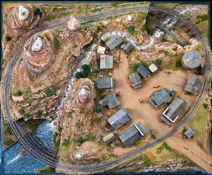 Trackside Scenery: The Fiddletown Project