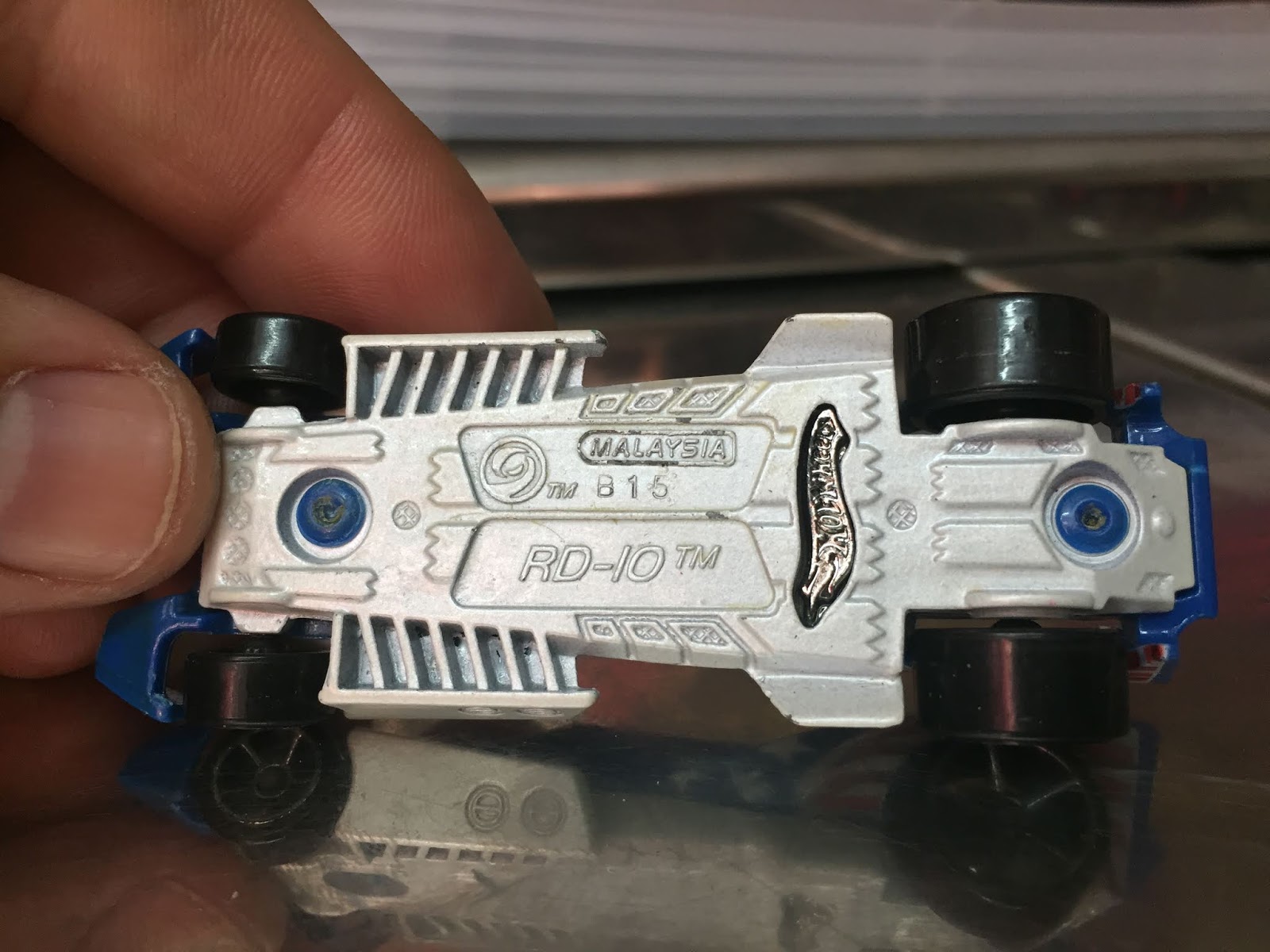 MIS COCHES DE ESCALA DE 1.60: rd-10 (hot wheels)