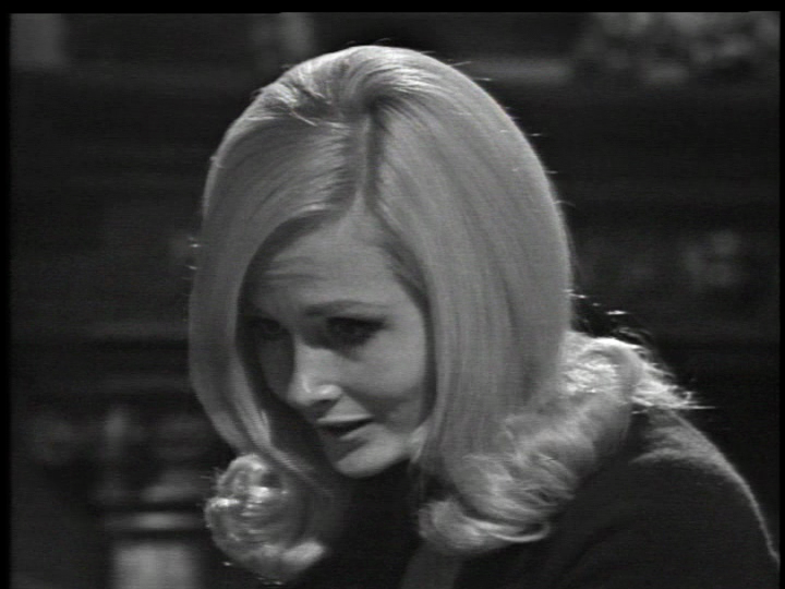 Shadows on the Wall: An Online Dark Shadows Fanzine: Nancy Barrett