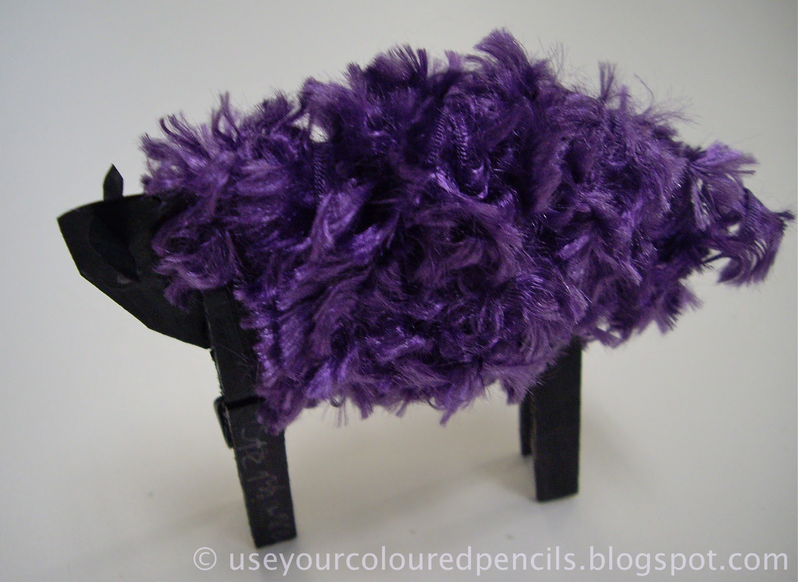 Use Your Coloured Pencils: Sheep