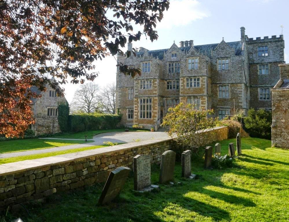 Walk the Landscape News: Cotswold Country Houses: History and Grandeur ...