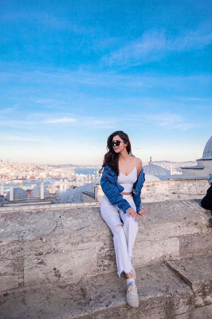 Devika Singh Latest Photos - FilmyFi — Stay Connected, Stay Filmy