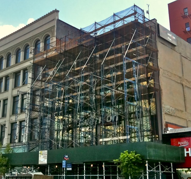 H A R L E M + B E S P O K E: ☞ REVIVE: Blue Glass at old Verizon Building