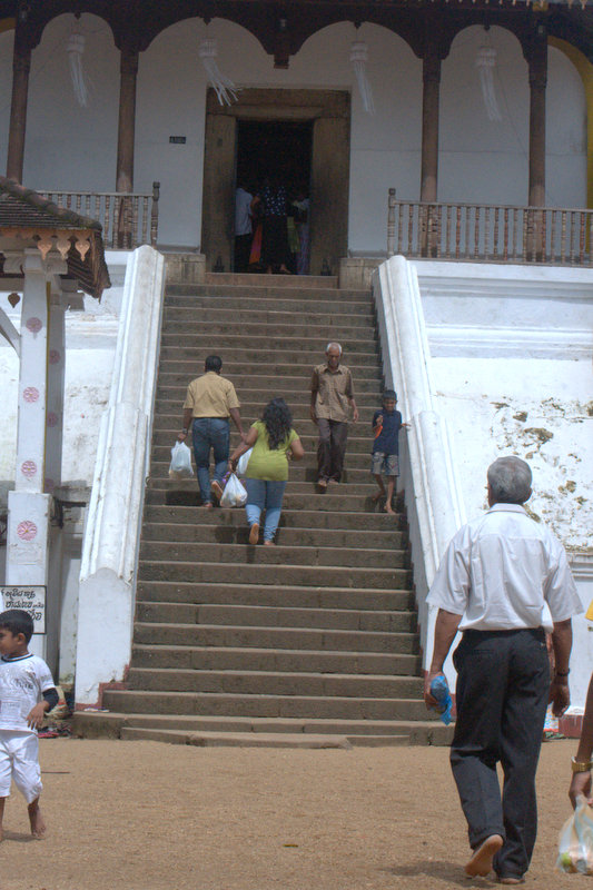 Images of Sri Lanka on blogspot.com: Sights at Saman Dewala, Rathnapura ...