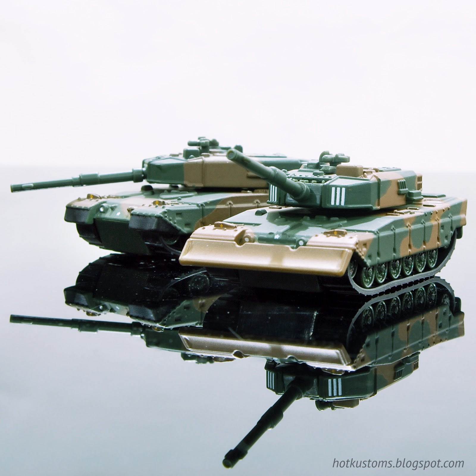 TakaraTomy Mall Premium JSDF Type 90 Tank with Dozer
