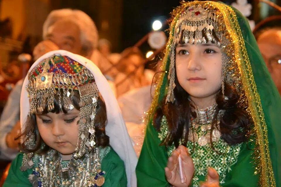 Hazara Girls in Hazaragi culture dress | Hazara News