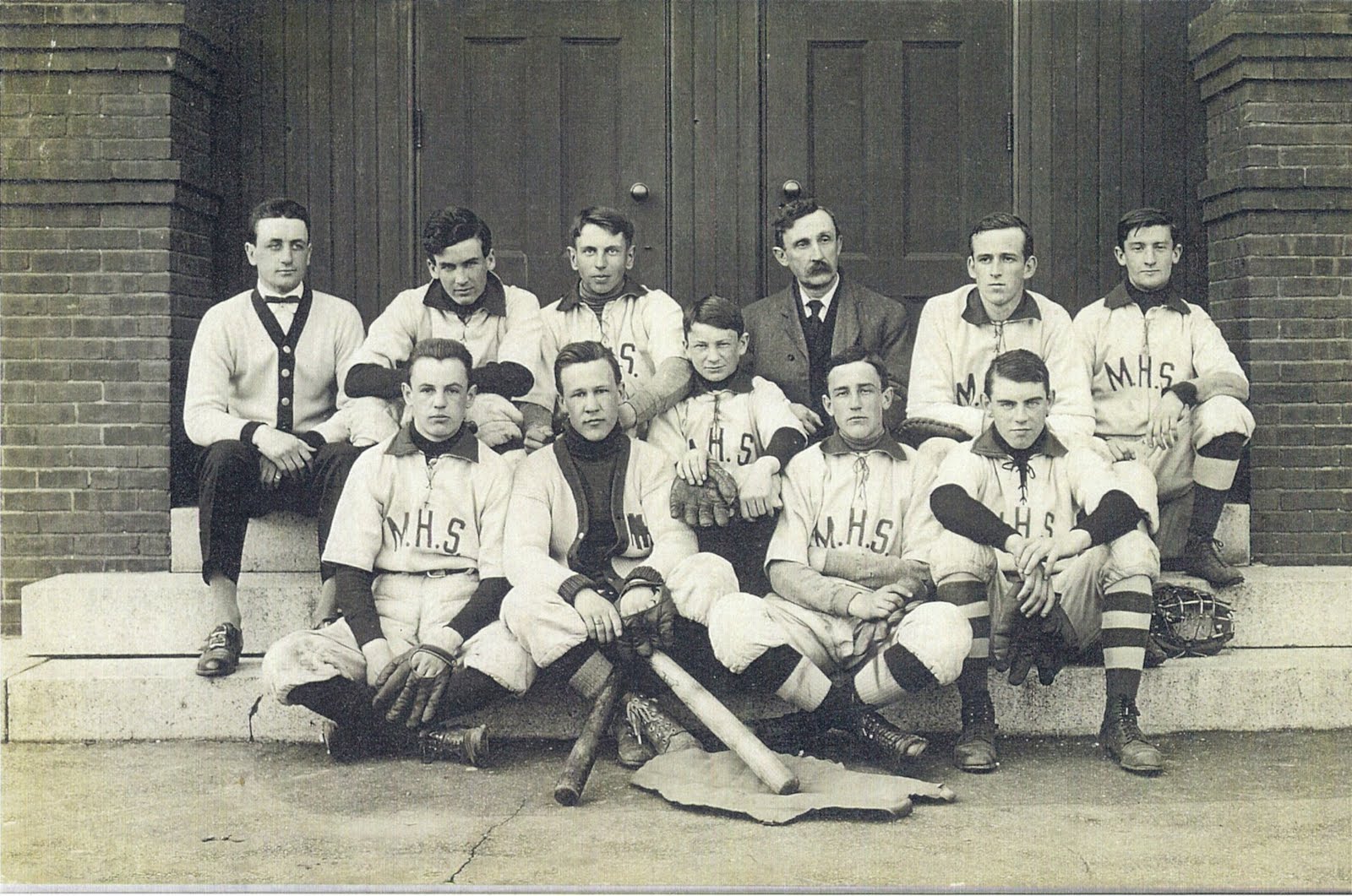 Recollecting Nemasket: M. H. S. Baseball Team, 1908