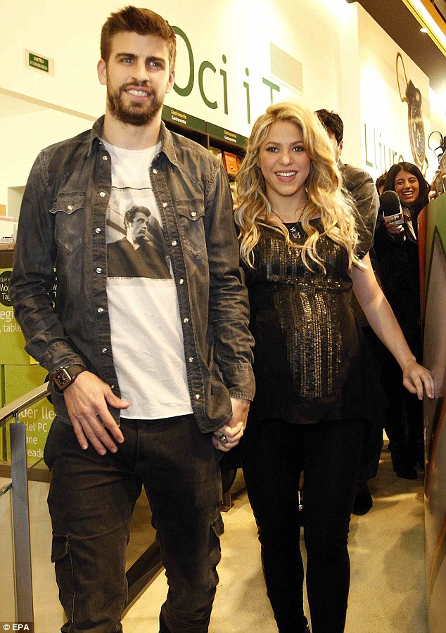 The ever-smiling Shakira is stunning and so in love - baby bump chic