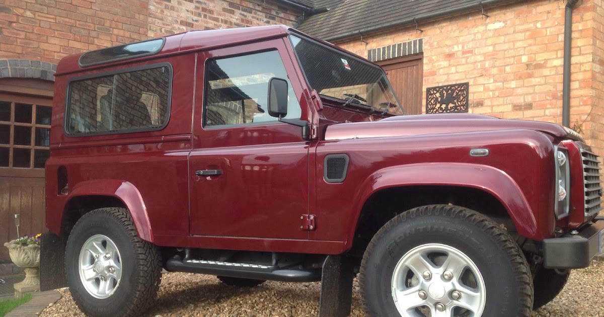 Landrover Defender: 2015 LAND ROVER DEFENDER 90 XS TD RED - 2015