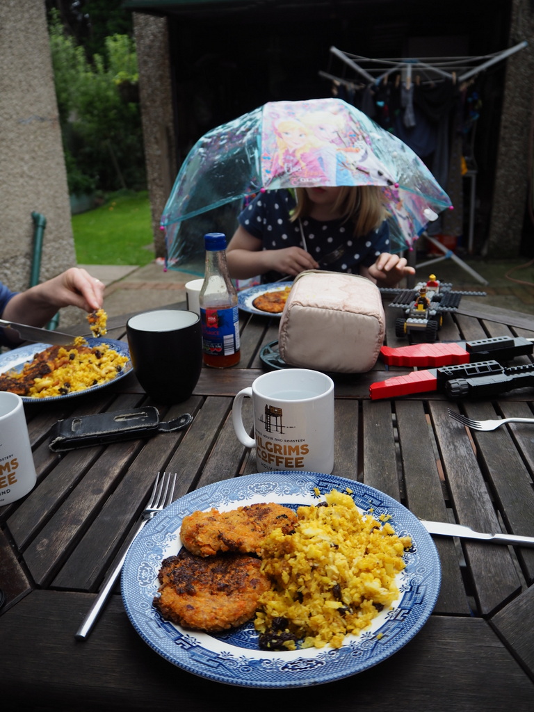 Multicoloured Madness: Eating In The Rain