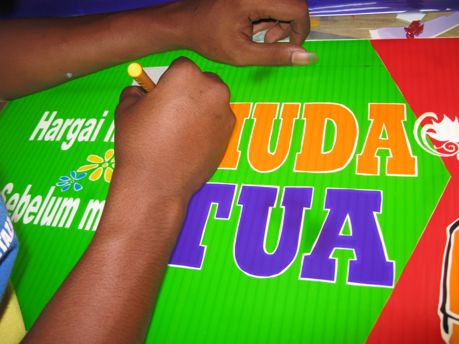 Seni Reka Tanda SMKSI: Papan Tanda Berlampu