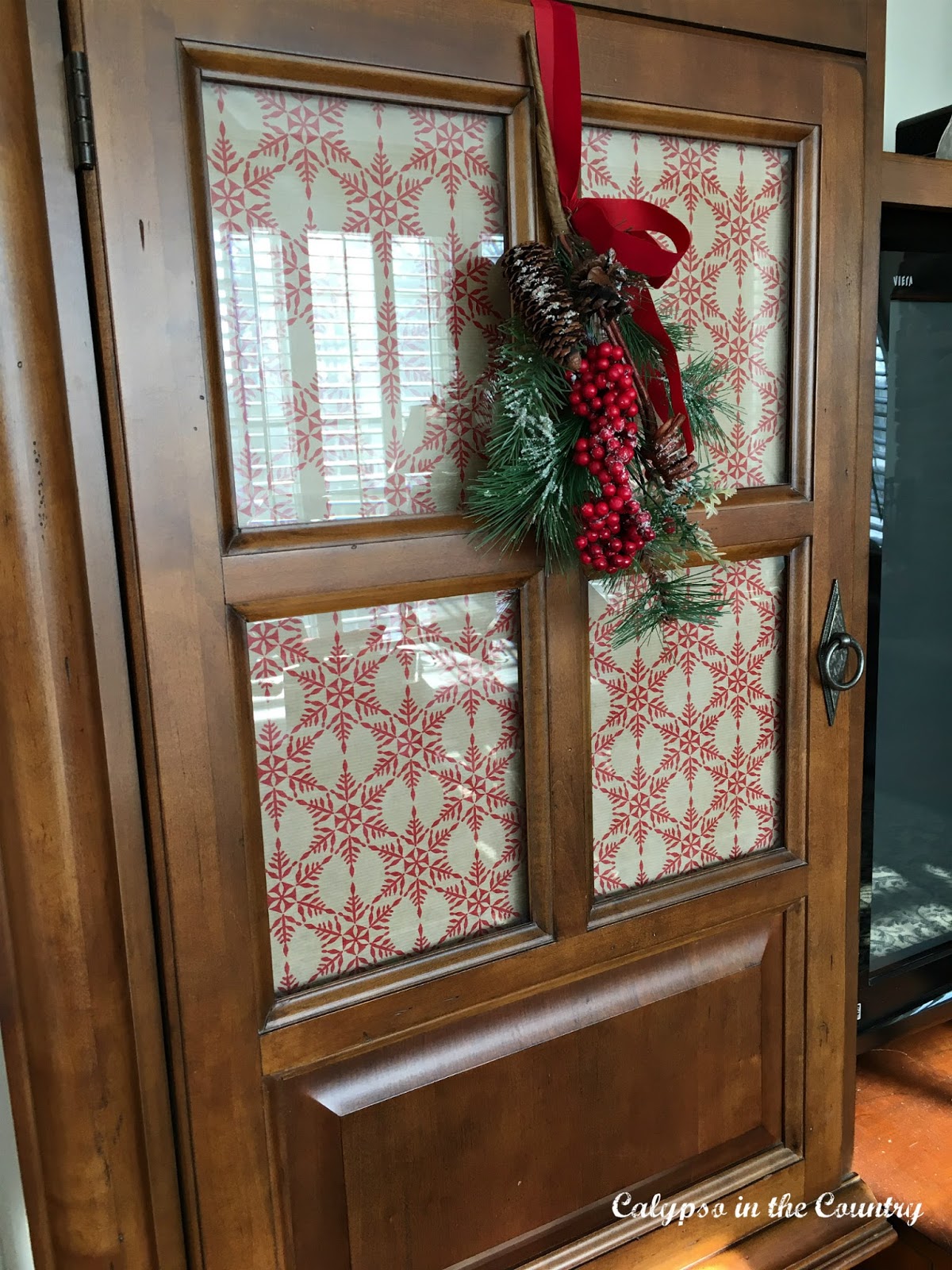 How to Decorate with Wrapping Paper (3 Simple Ways) - Calypso in the ...