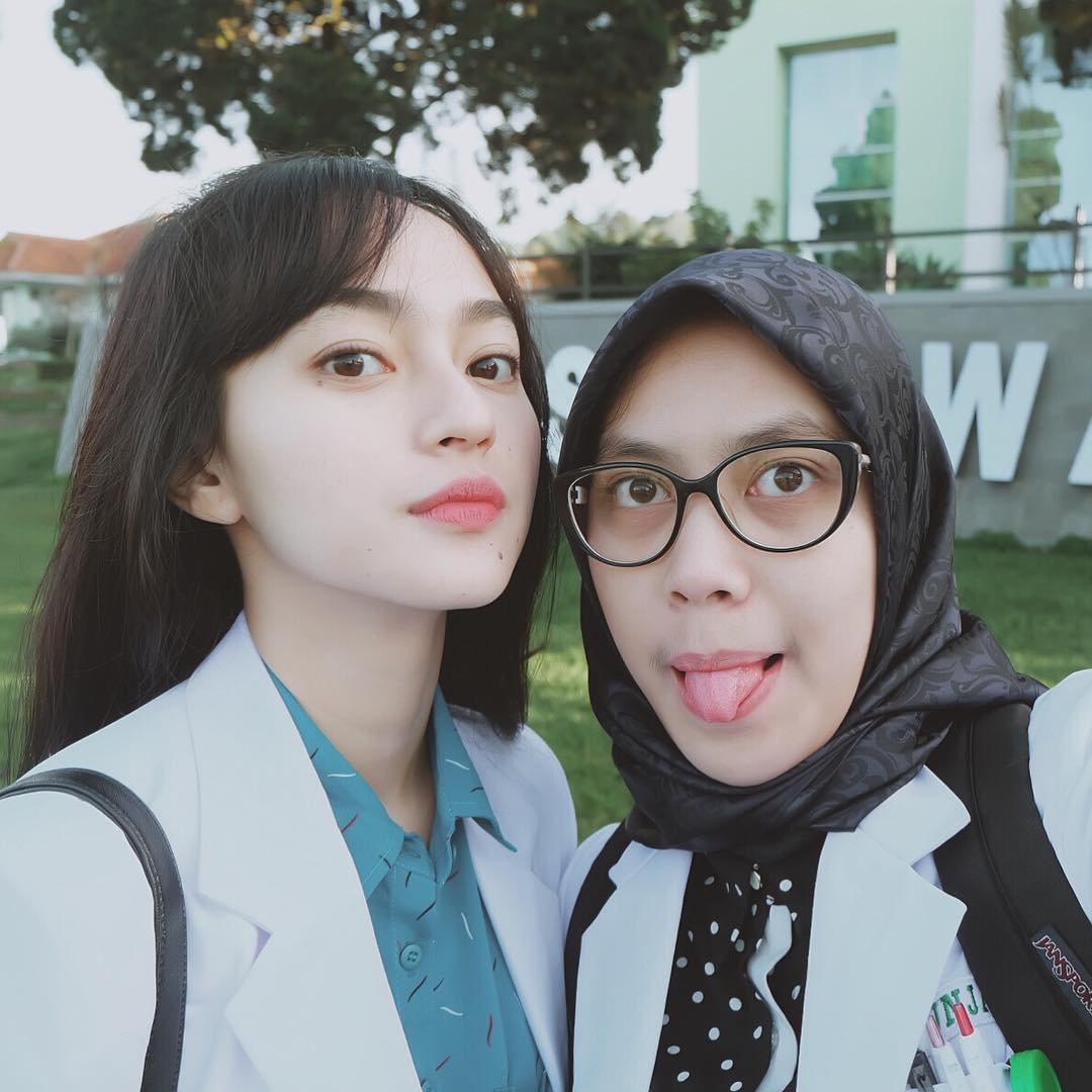 Profil dan Biodata Indah Kusuma, Dokter Muda Cantik | Daftar Biodata ...