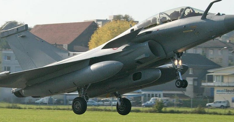 daily timewaster: Civilian Passenger Gets Ejected From A French Two ...