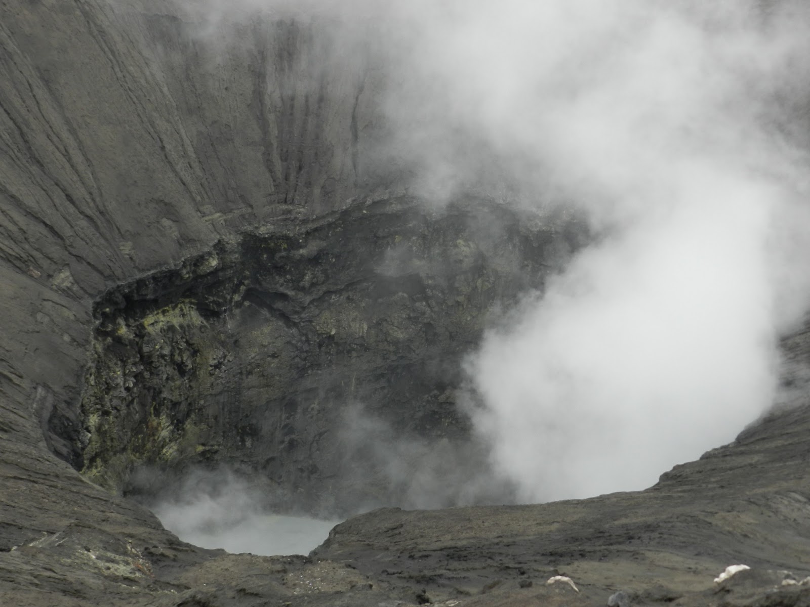 Fiona in Borneo: Bromo and Ijen Volcanoes in Java