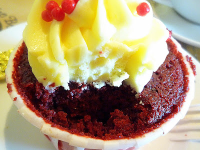 A Coffeeholic's Travel Tale: CBTL's Red Velvet Cupcake (special edition)