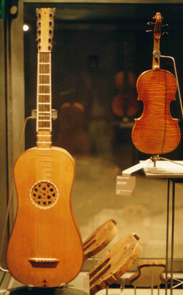 Guitare baroque: - Les guitares baroques d'Antonio Stradivari
