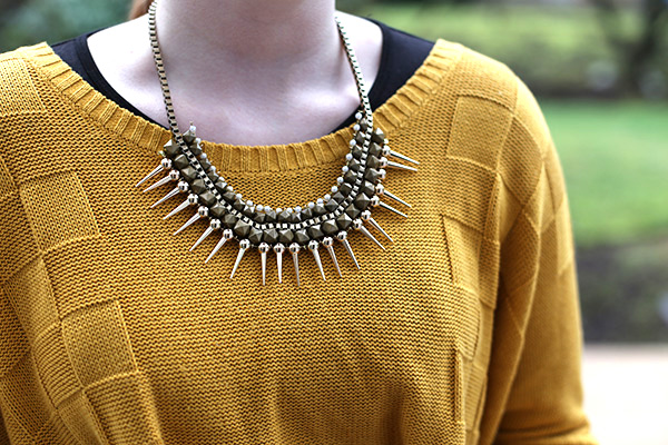 Self Defense Jewelry? Spike Bead Necklace Tutorial / The Beading Gem