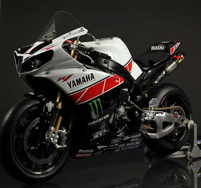 Racing Cafè: Yamaha YZF-R1 Team Yart 2011