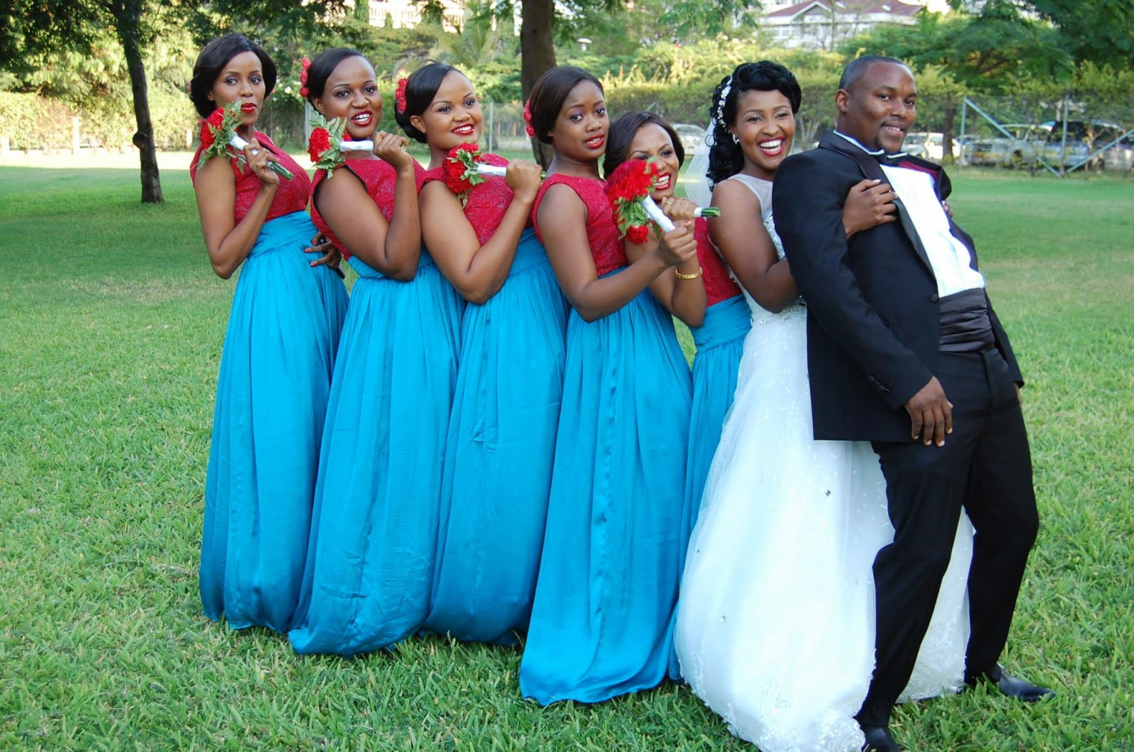 PICHA ZA HARUSI YA FESTO NA MAGRETH ILIFANYIKA AZANIA FRONT 12/7/2014 ...