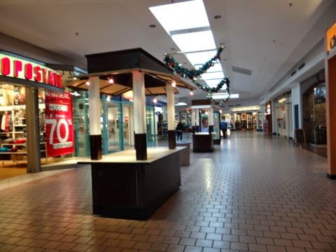 Walkabout With Wheels Blog: What's Going On At Rotterdam Square Mall?