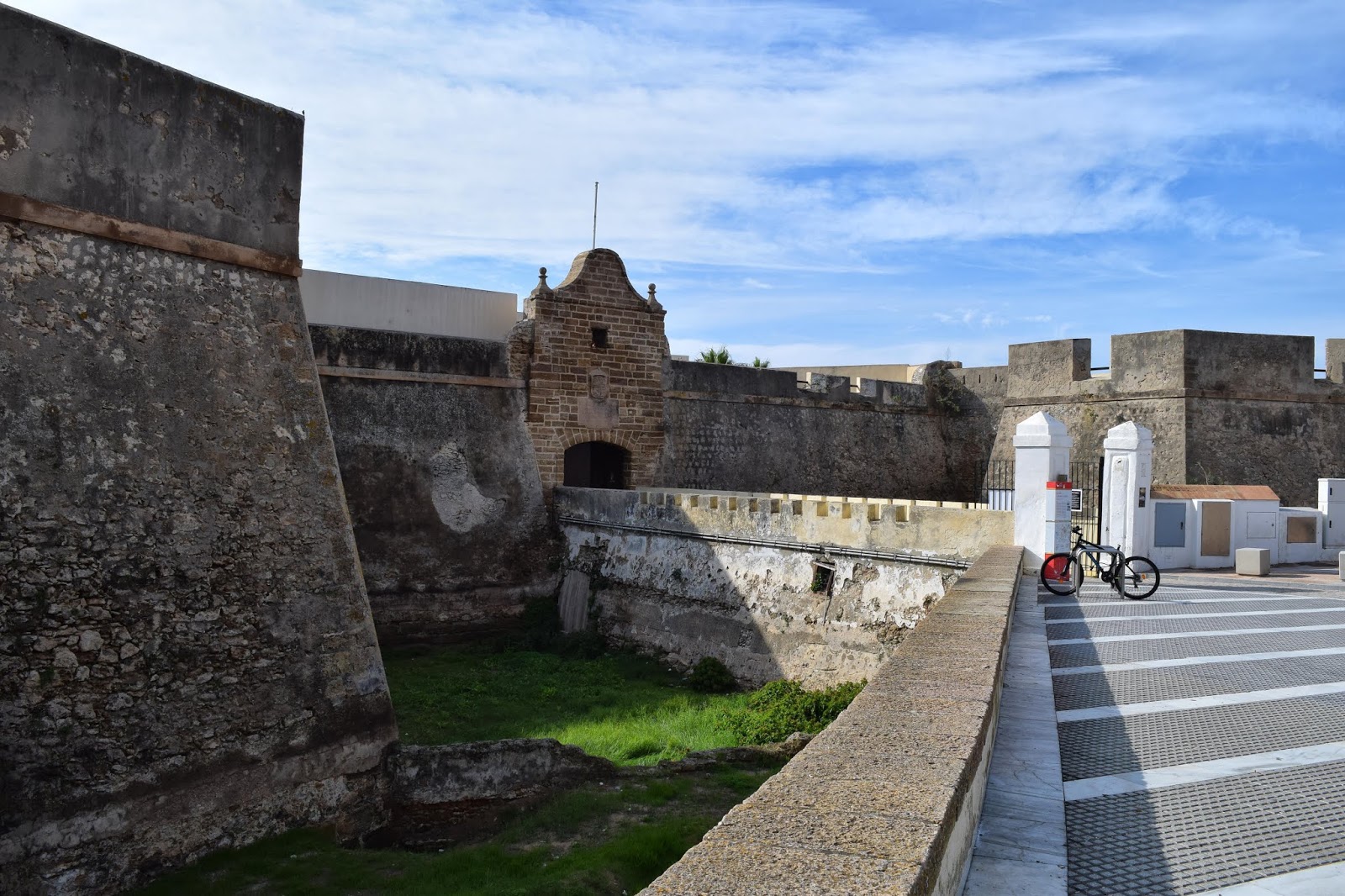 Castillo de Santa Catalina (Cádiz) - Un Destino Entre Mis Manos