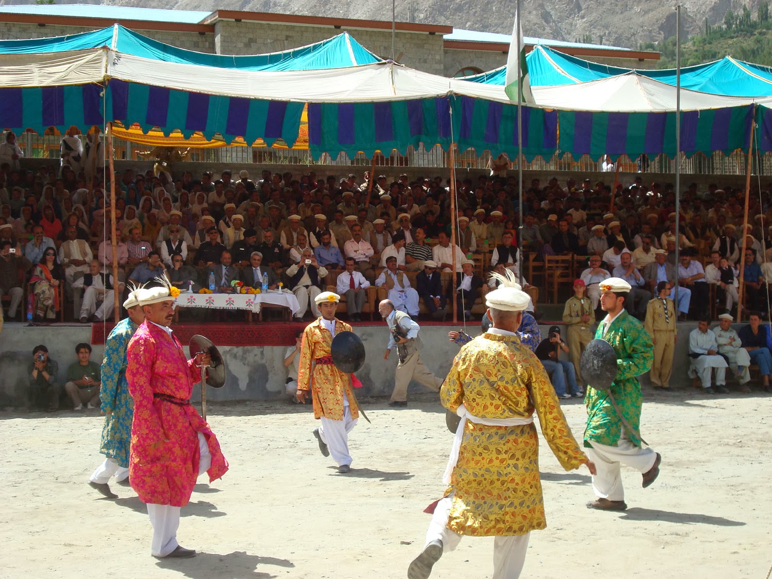 The Gilgit-Baltistan Blogger.: Silk route festival