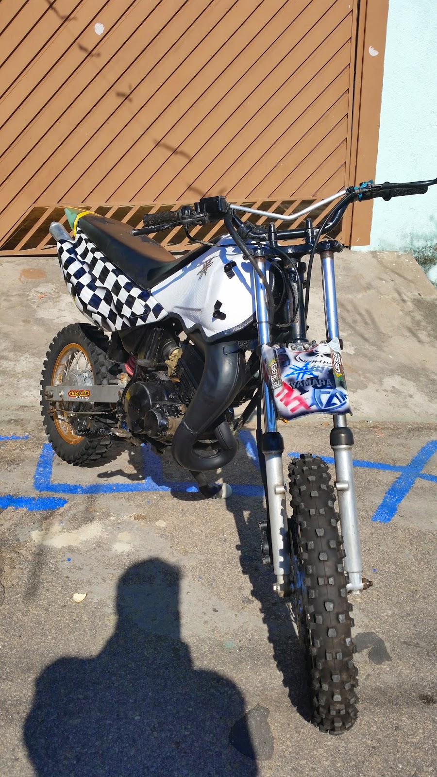 Moto de trilha Rd 135 com motor y4