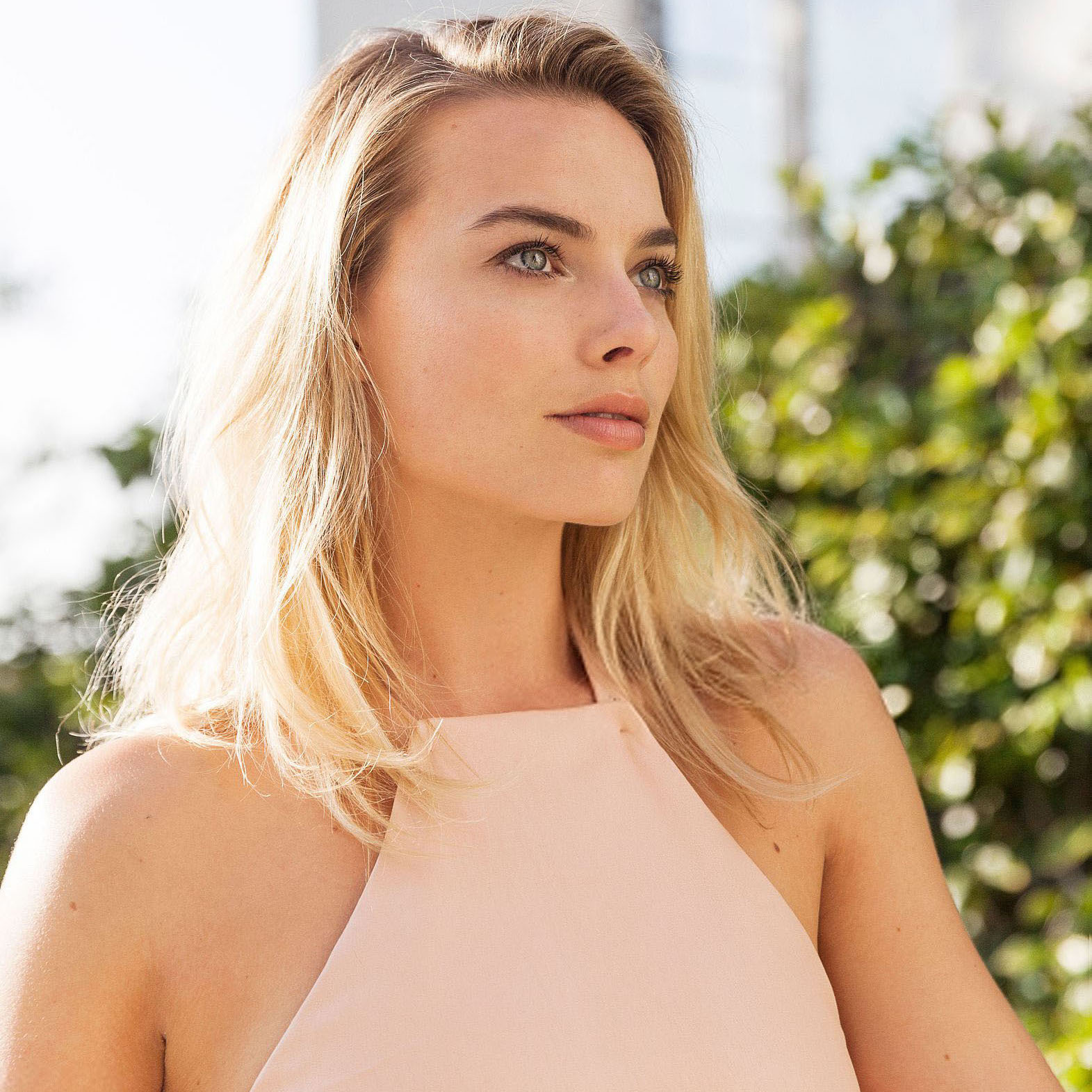 ECO GLAMAZINE: ECO ANGEL: Margot Robbie