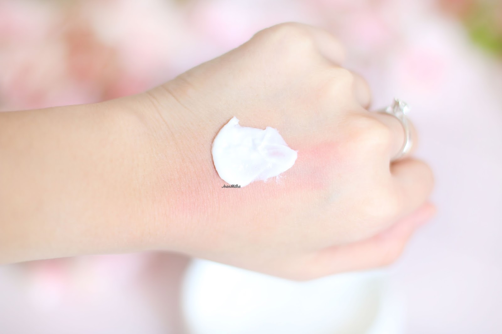 Marina UV White Bright & Fresh Body Scrub & Lotion | Review | Jean Milka