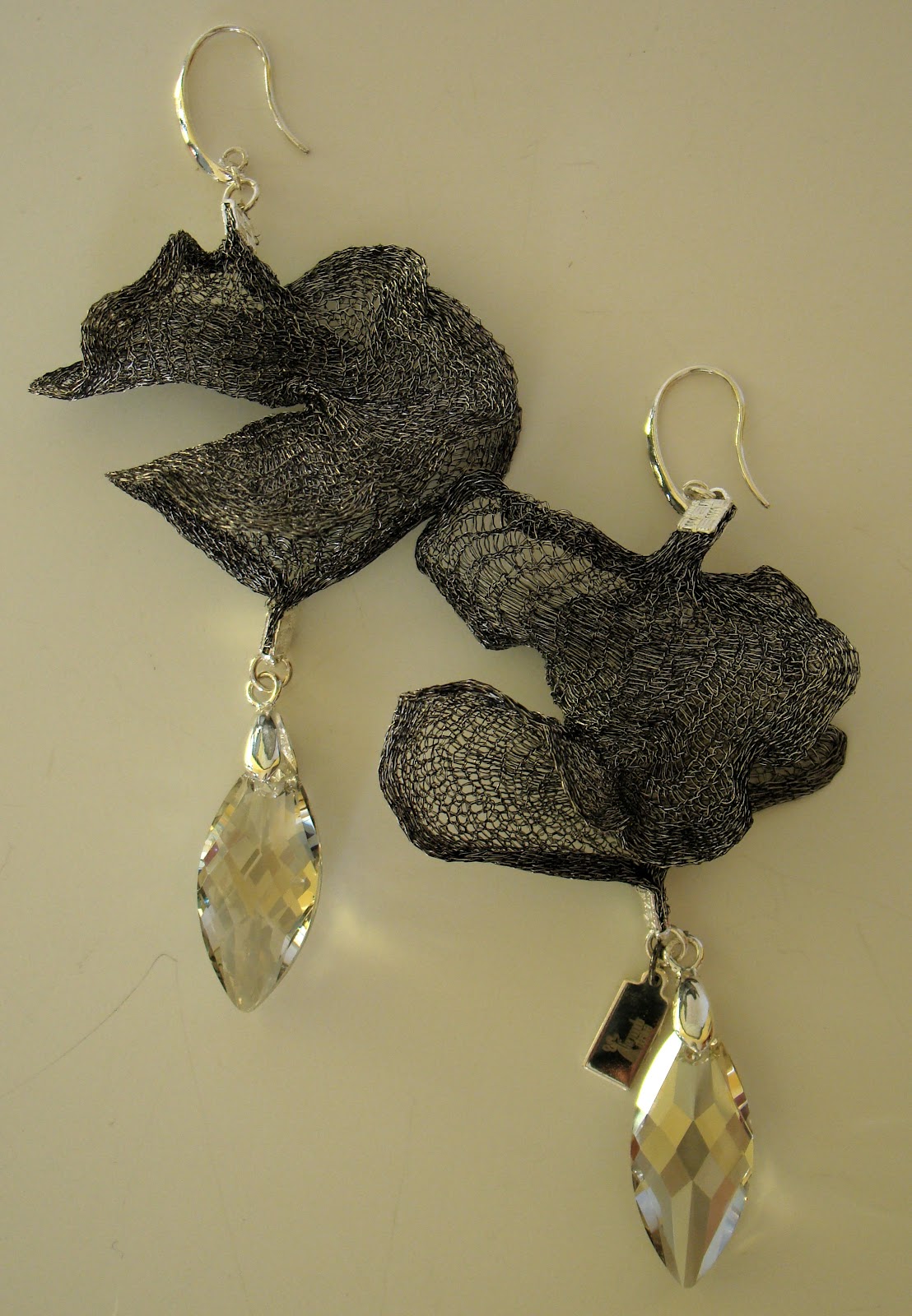 MODERN EXPRESSIONS: Artistic Wire mesh designs review