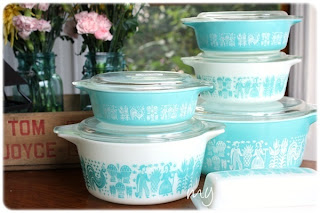 Pyrex Junkie: My Pyrex Christmas List