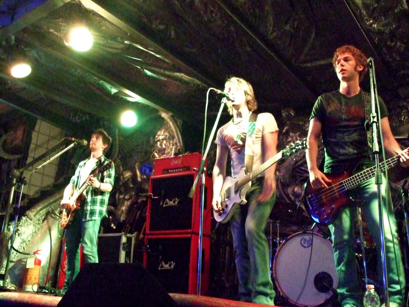 Black Tape: LIVE REPORT: THE FIRE, WAKE UP CALL E THE ANTHONY'S VINYLS ...