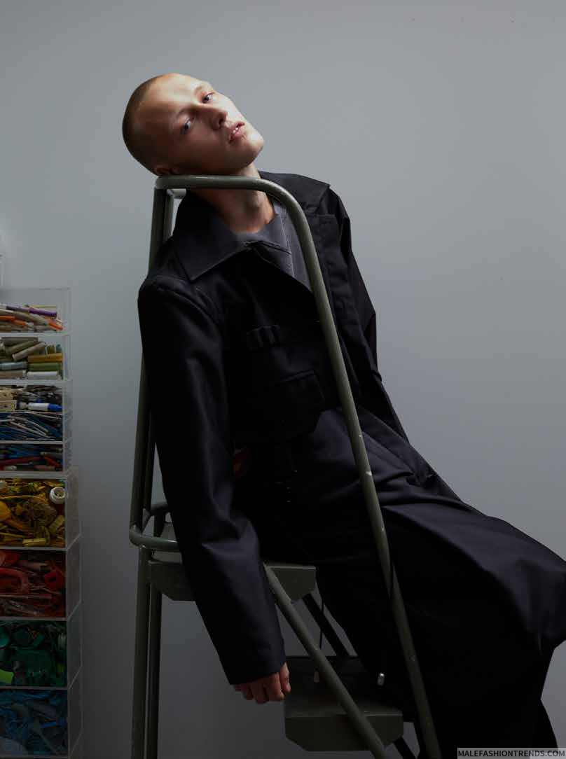 Joe Kinsella para LEWIS Magazine en fotos de Skidy