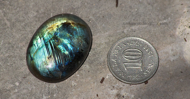 Batu permata: Labradorite - Unikversiti