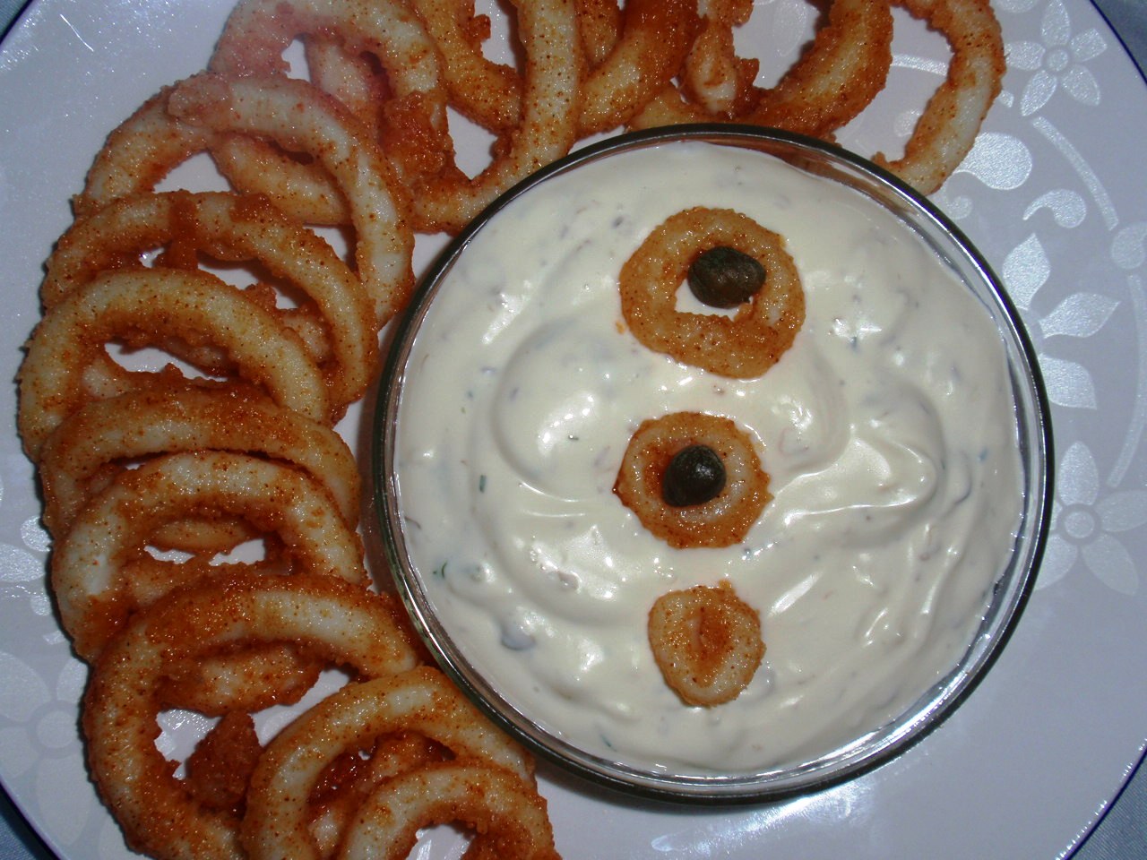 Editos gardumynai: Kalmarų žiedai su česnakiniu padažu