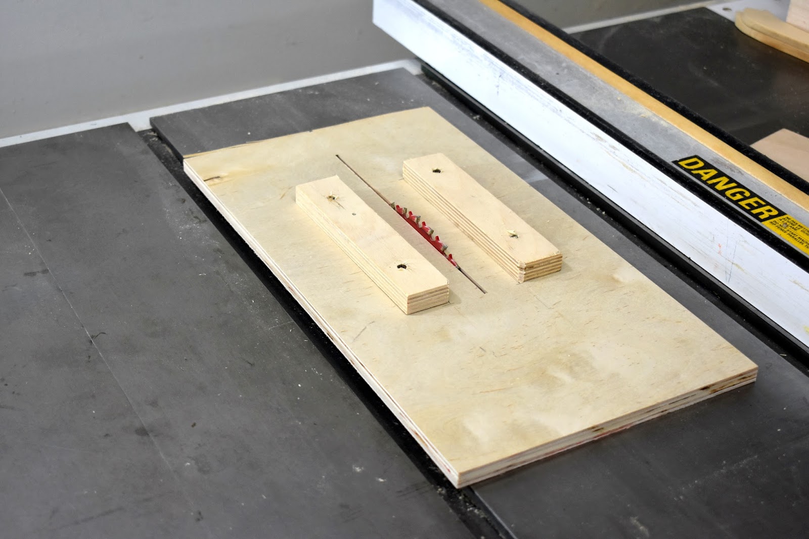 Jax Design: Table Saw jig for Wooden Spoons