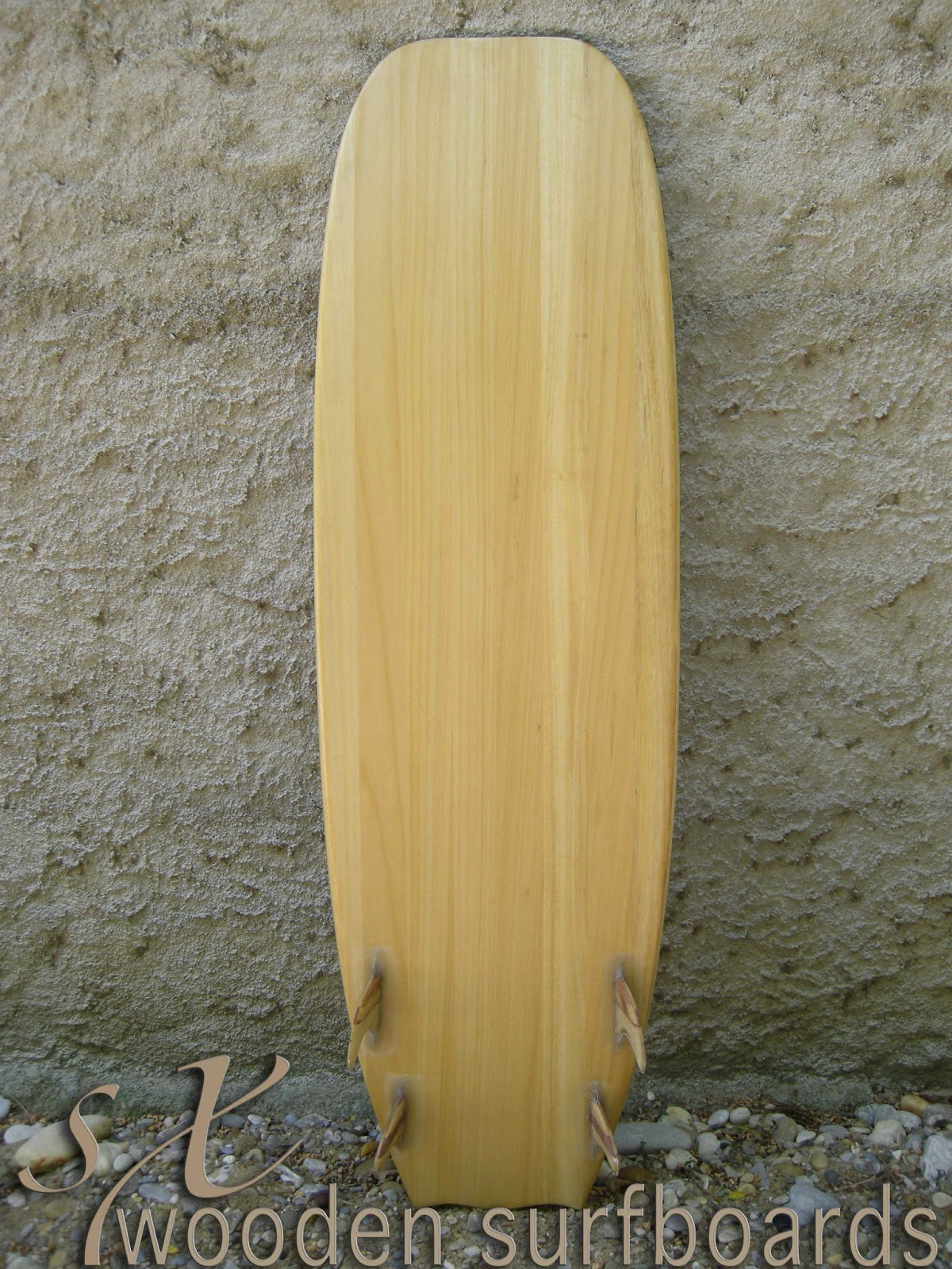 Wooden Surfboards: Stavros finishes the simmons