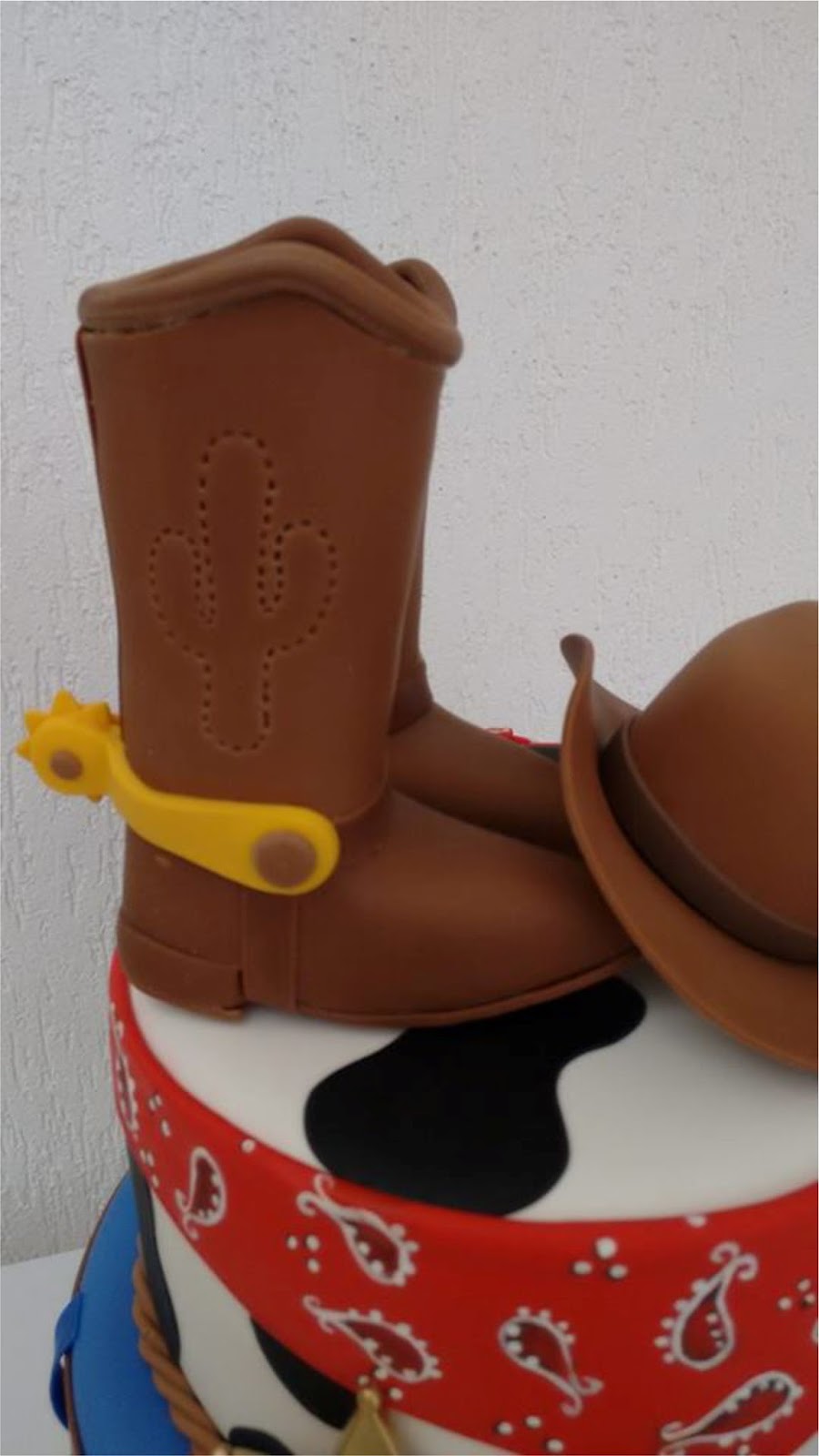 Atelier Fujii by Marcia: Bolo cenográfico COWBOY WOODY