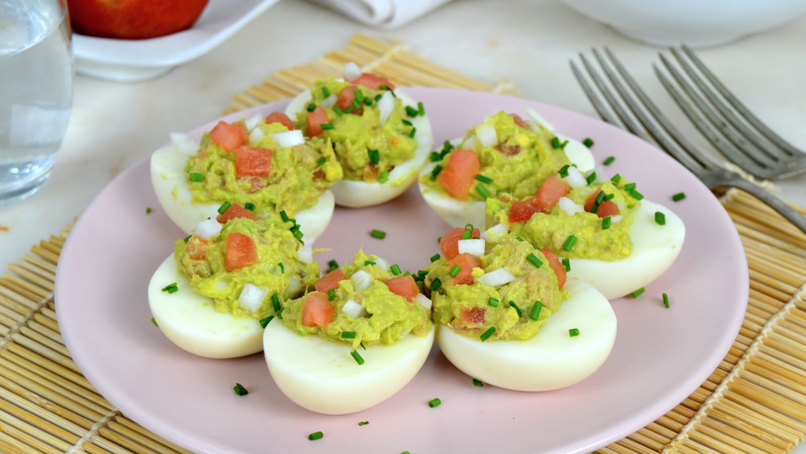 Huevos Rellenos De Aguacate Y Atún Cuuking Recetas De Cocina