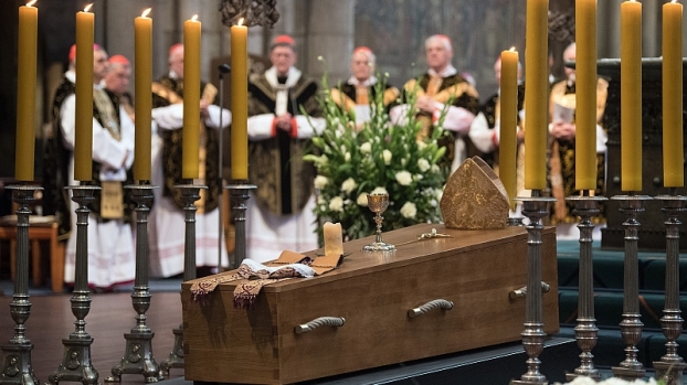 New Liturgical Movement: Photos of Cardinal Meisner’s Funeral