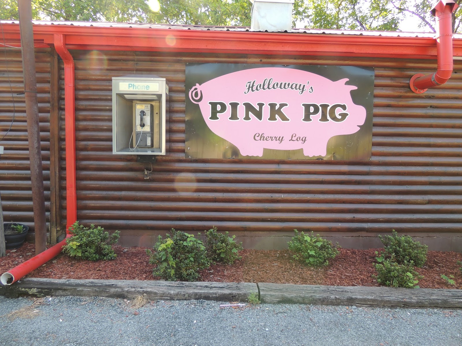 Chicken Fat: Pink Pig BBQ, Cherry Log, Ga